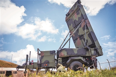 美军新型雷达部署与那国岛